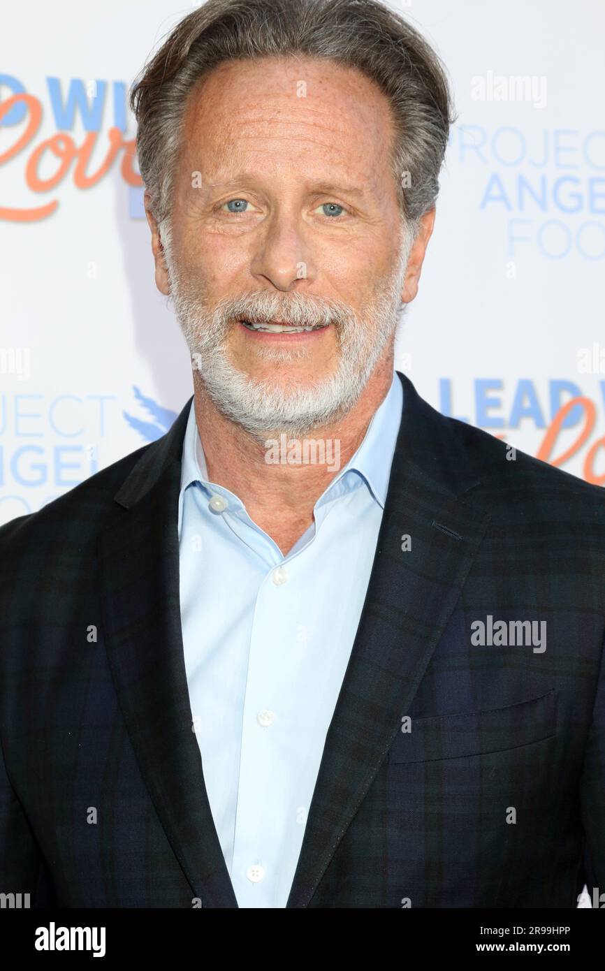 LOS ANGELES - JUN 24: Steven Weber at the Project Angel Food's Lead ...