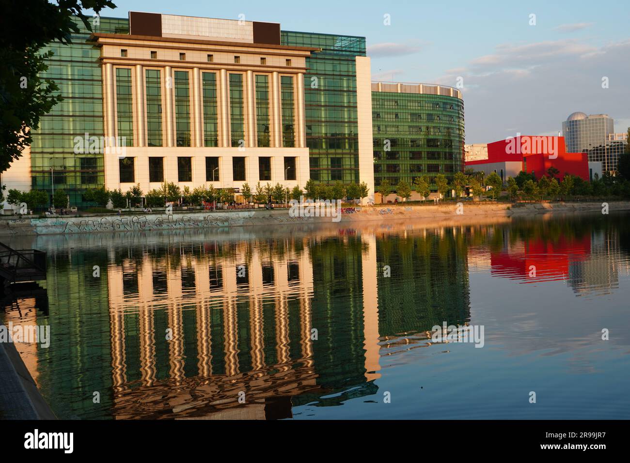 Romanian National Library on Dambovita river shore in Bucharest ...