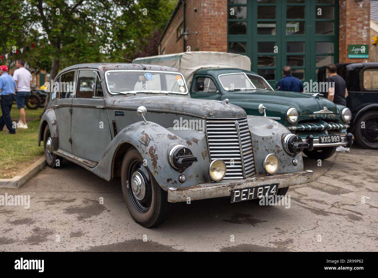 Armstrong Siddeley Lancaster ‘PEH 874’ & 1952 Ford Vedette pickup truck ...