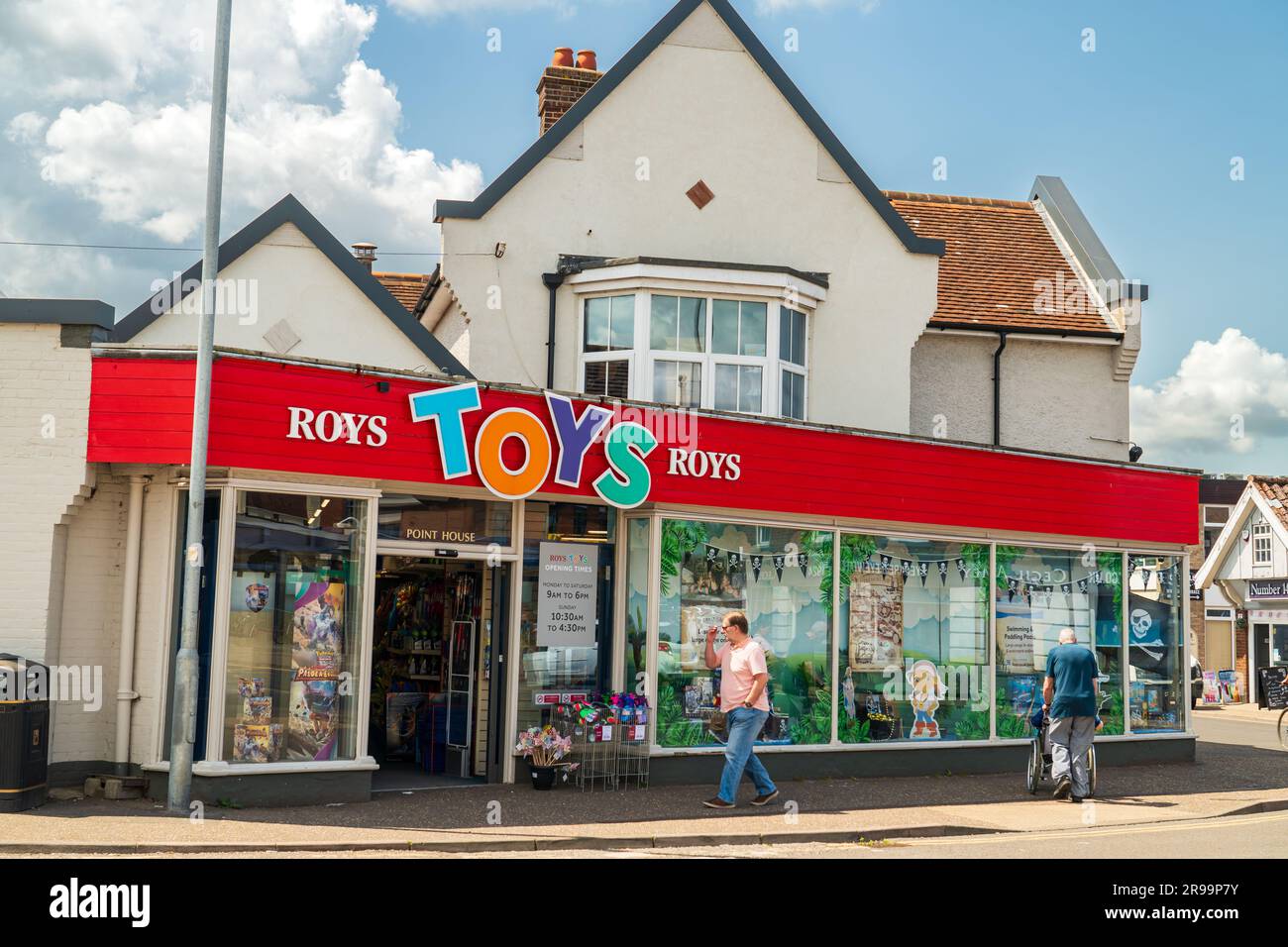 Visitors browsing shop windows hi-res stock photography and images - Alamy