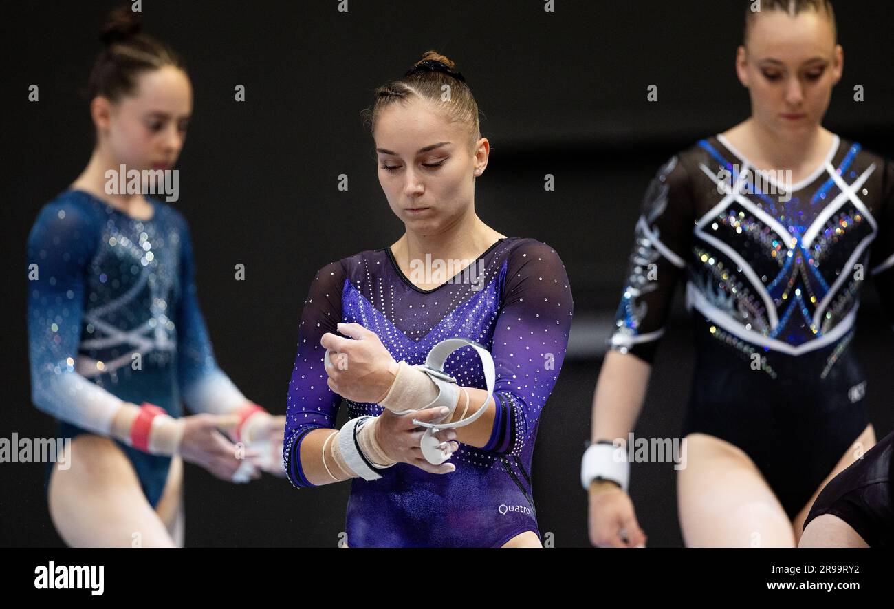 ROTTERDAM - Vera van Pol (middle) and Tisha Volleman (r) during the ...