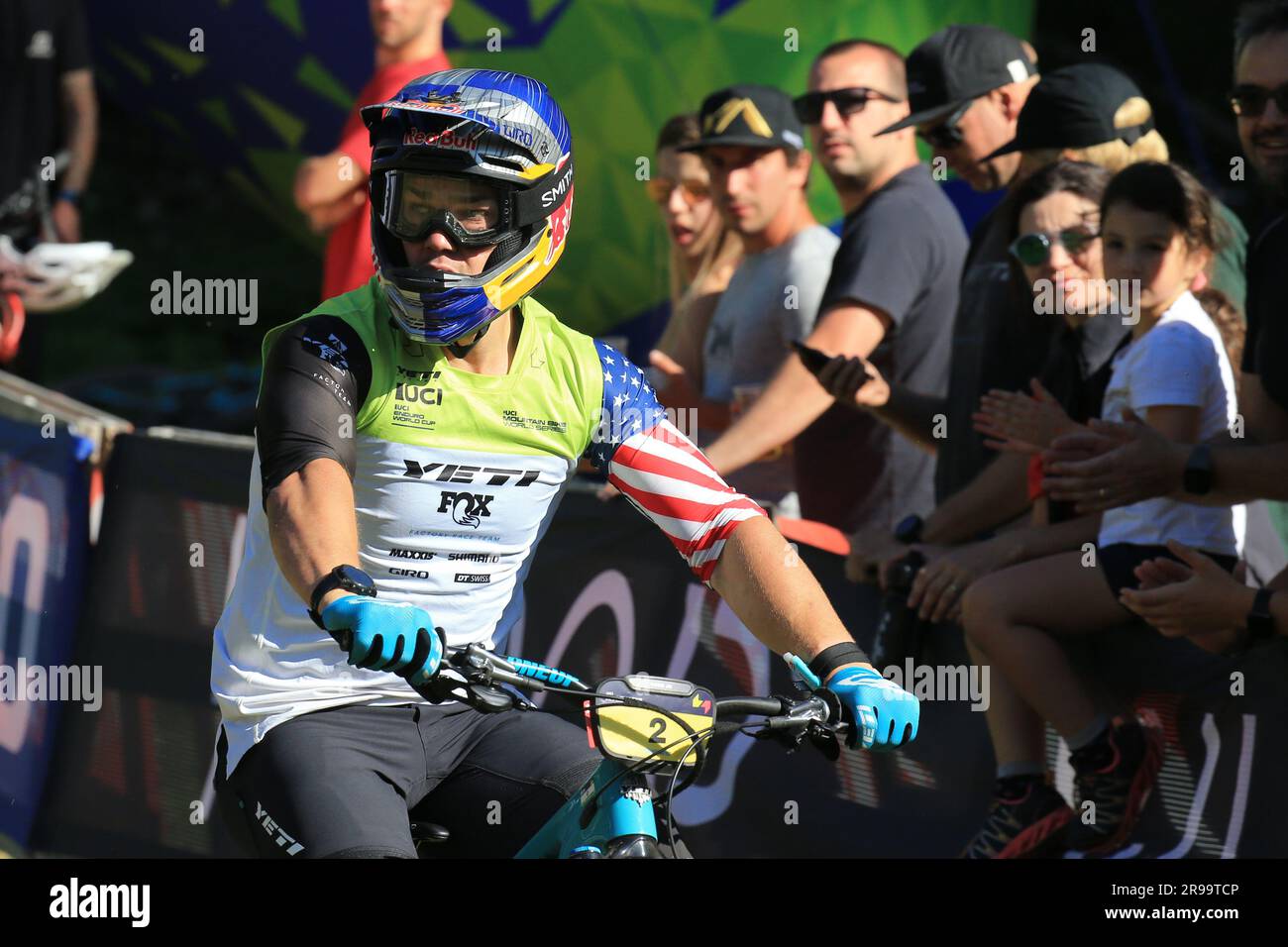 Yeti factory team hi-res stock photography and images - Alamy