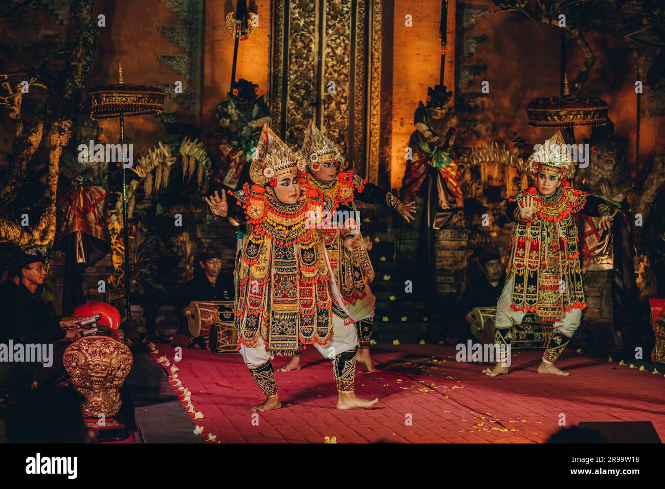 UBUD, BALI, INDONESIA - FEBRUARY 10, 2023: Traditional dance Legong and ...