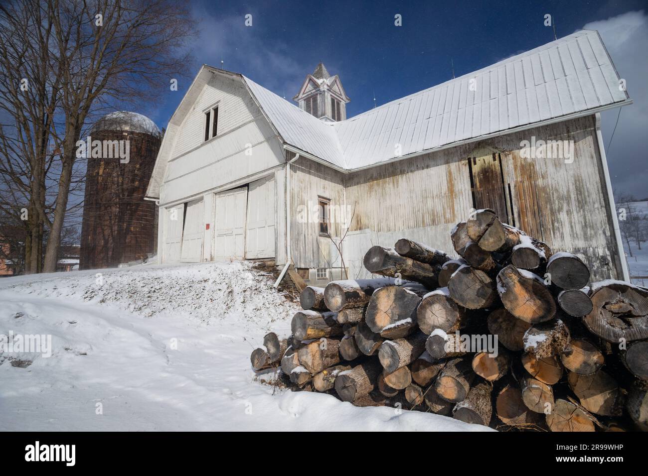 Barker itaska hi-res stock photography and images - Alamy