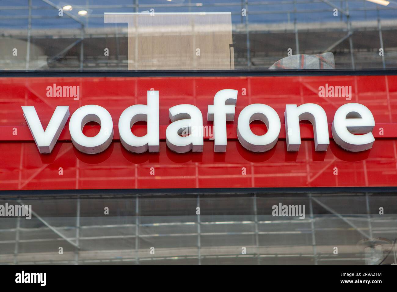 Vodafone logo london hi-res stock photography and images - Alamy