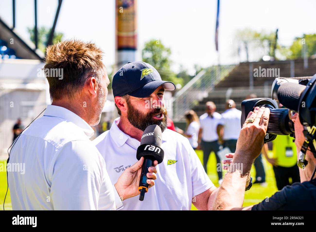 Neuman head hi-res stock photography and images - Alamy