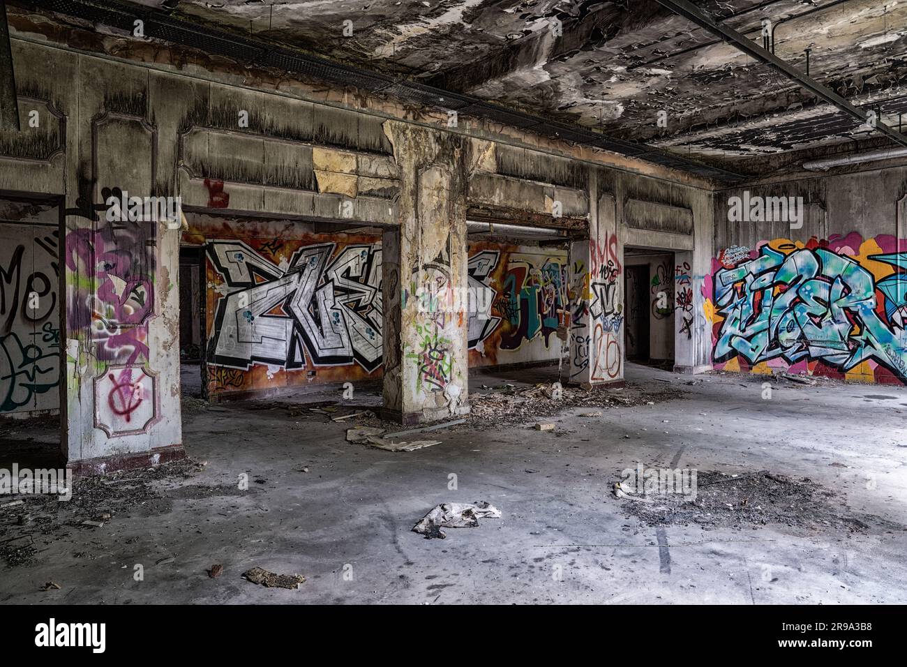 Officer's mess room in old abandoned RAF airbase Stock Photo - Alamy
