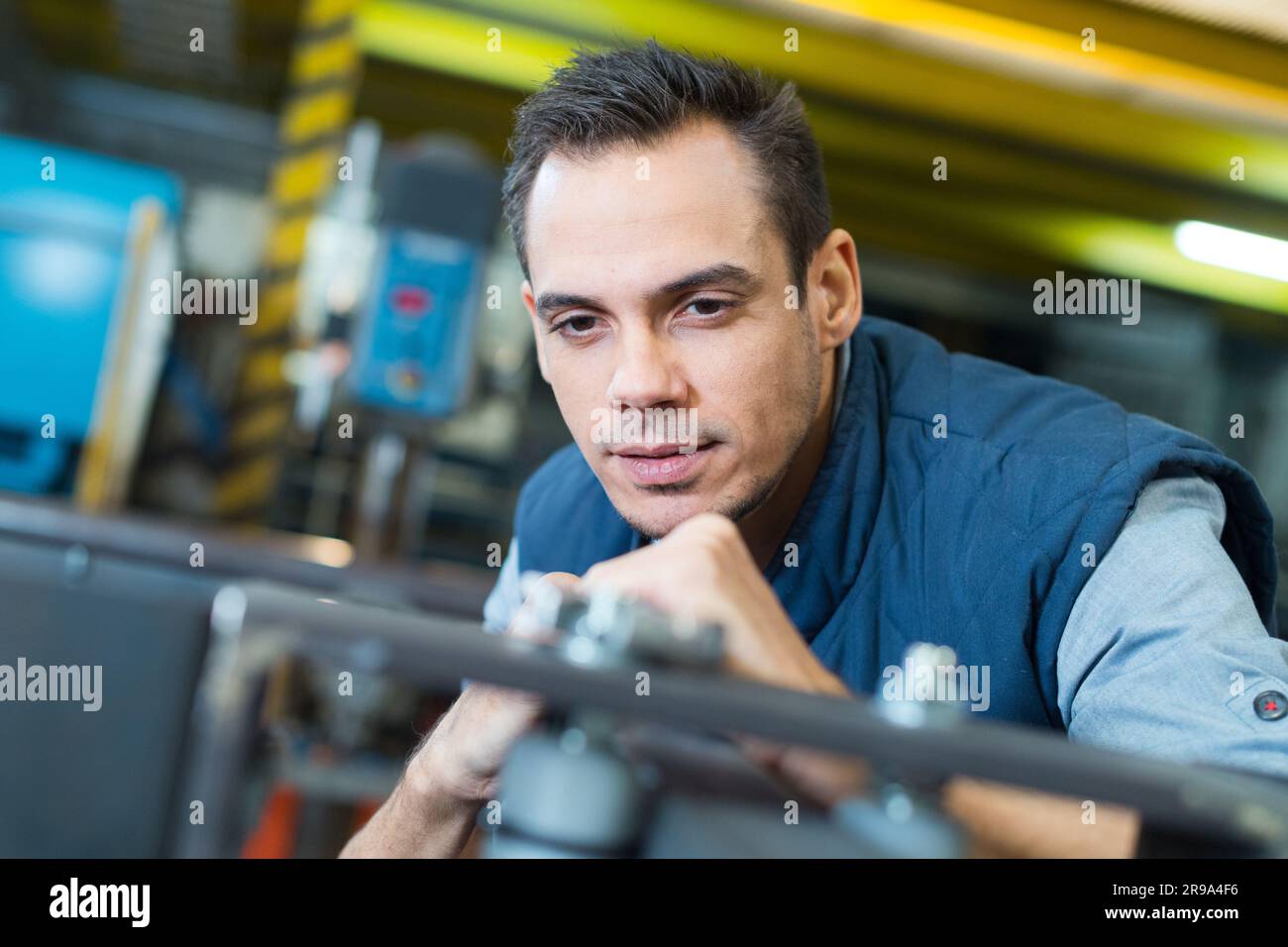 Worker near metalworking machine hi-res stock photography and images ...