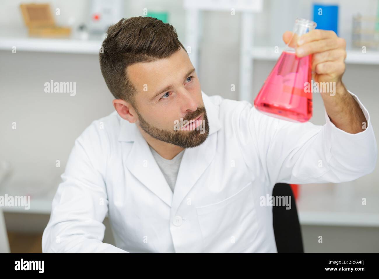 Female scientist looks test hi-res stock photography and images - Alamy