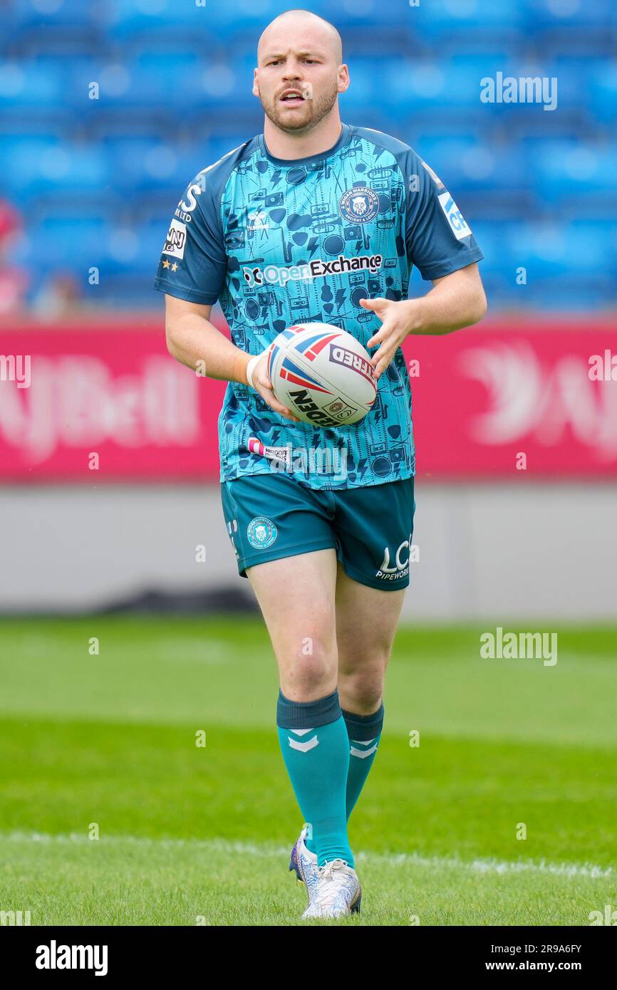 Liam Marshall #5 of Wigan Warriors warms up before the Betfred Super ...