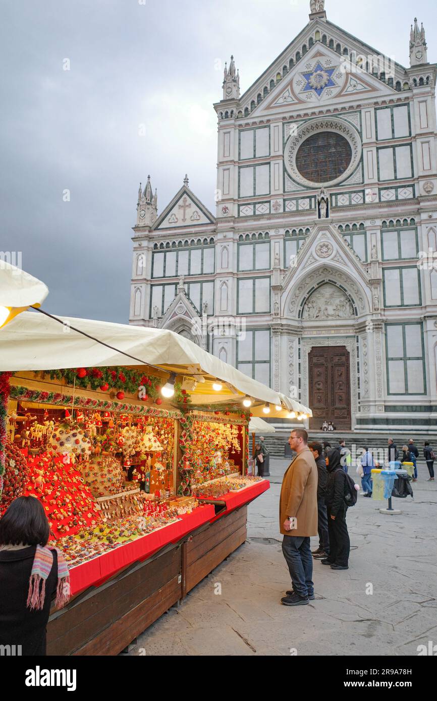 Florence, Italy - 22 Nov, 2022: Christmas Market in Piazza Santa Croce ...