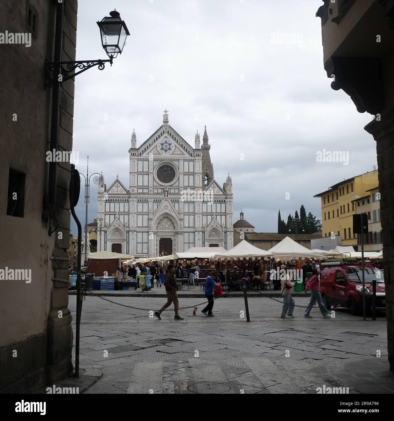 Florence, Italy - 22 Nov, 2022: Christmas Market in Piazza Santa Croce ...