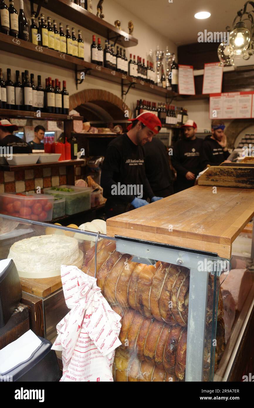 Florence, Italy - 22 Nov, 2022: Famous traditional sandwich shop All ...