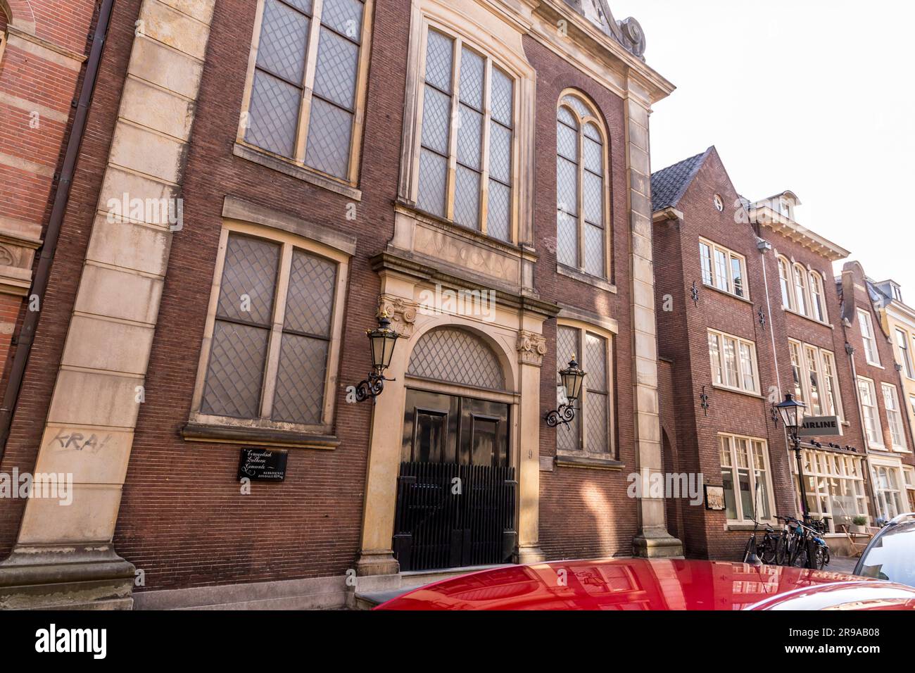 Utrecht, NL - OCT 9, 2021: Street view and traditional Dutch buildings ...