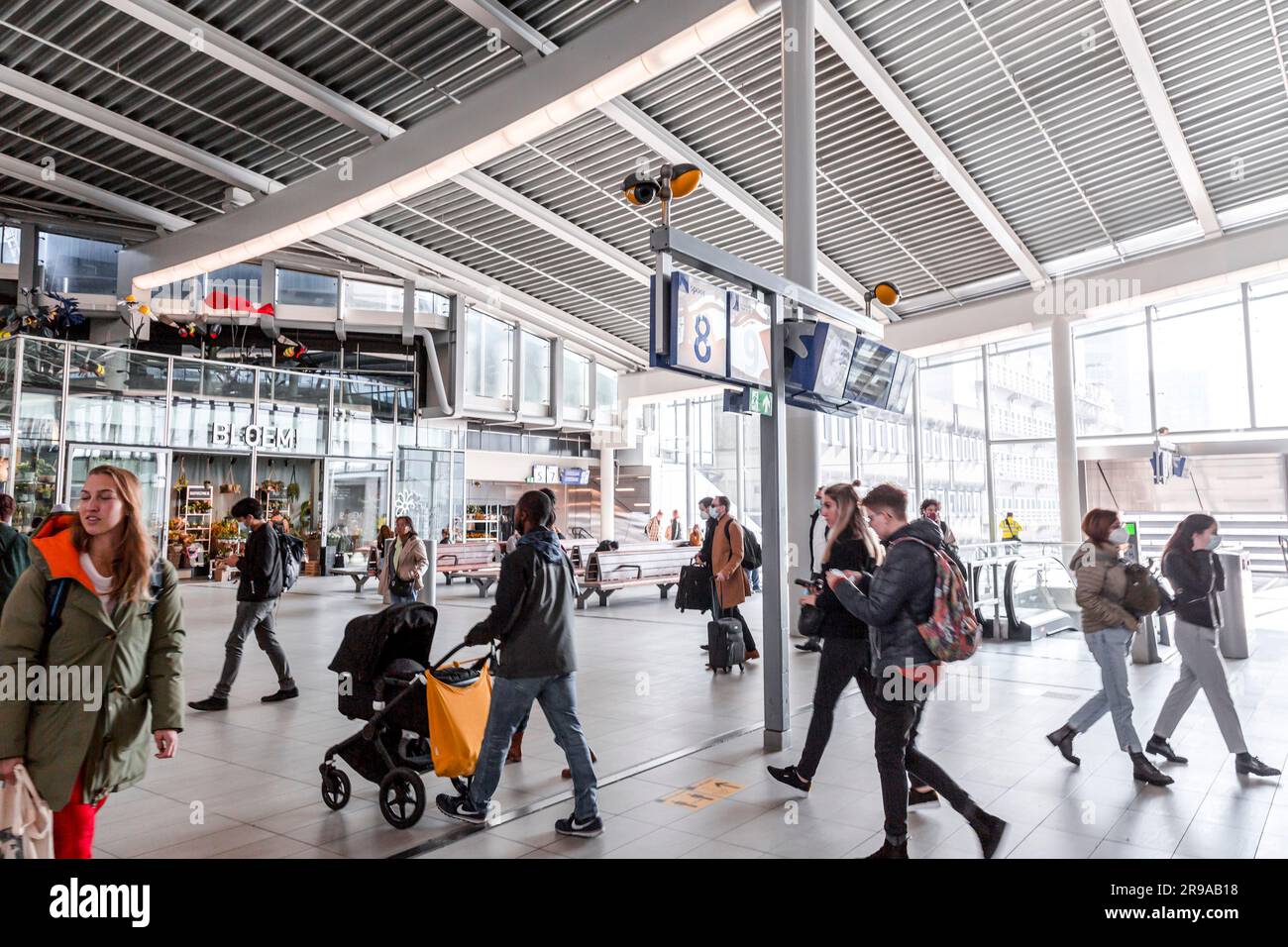 Bus station interior hi-res stock photography and images - Alamy