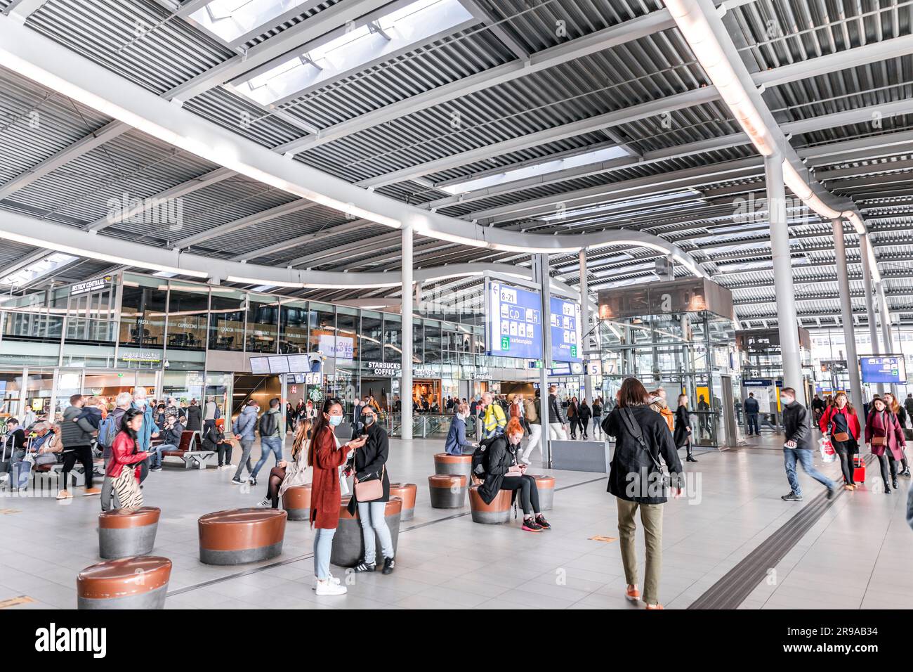 Bus station interior hi-res stock photography and images - Alamy