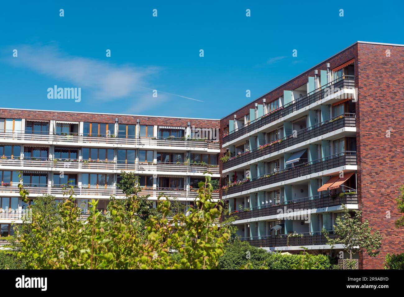 Big red brick buildings hi-res stock photography and images - Alamy