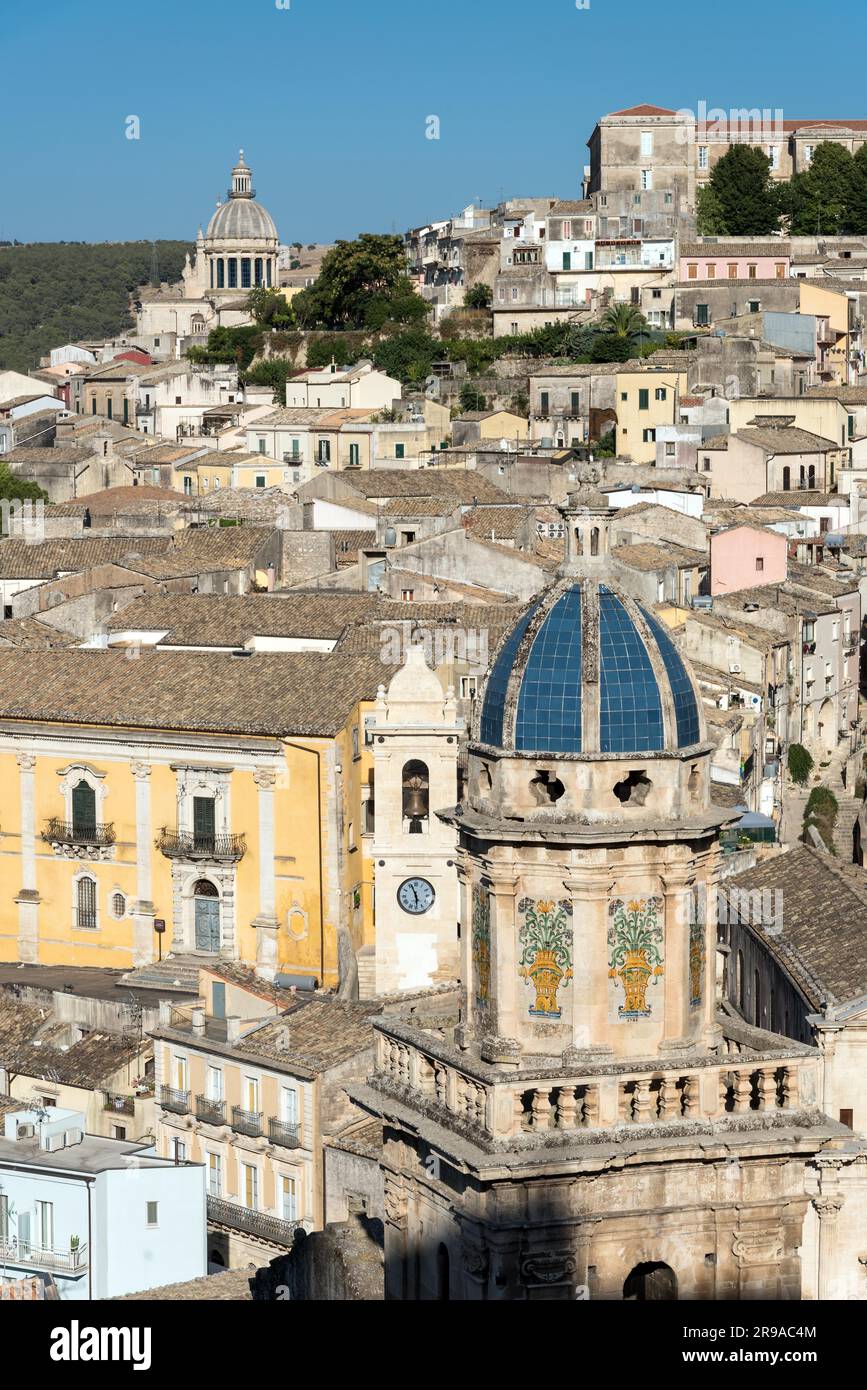 The old baroque town of Ragusa Ibla in the Val di Noto in Sicily Stock ...