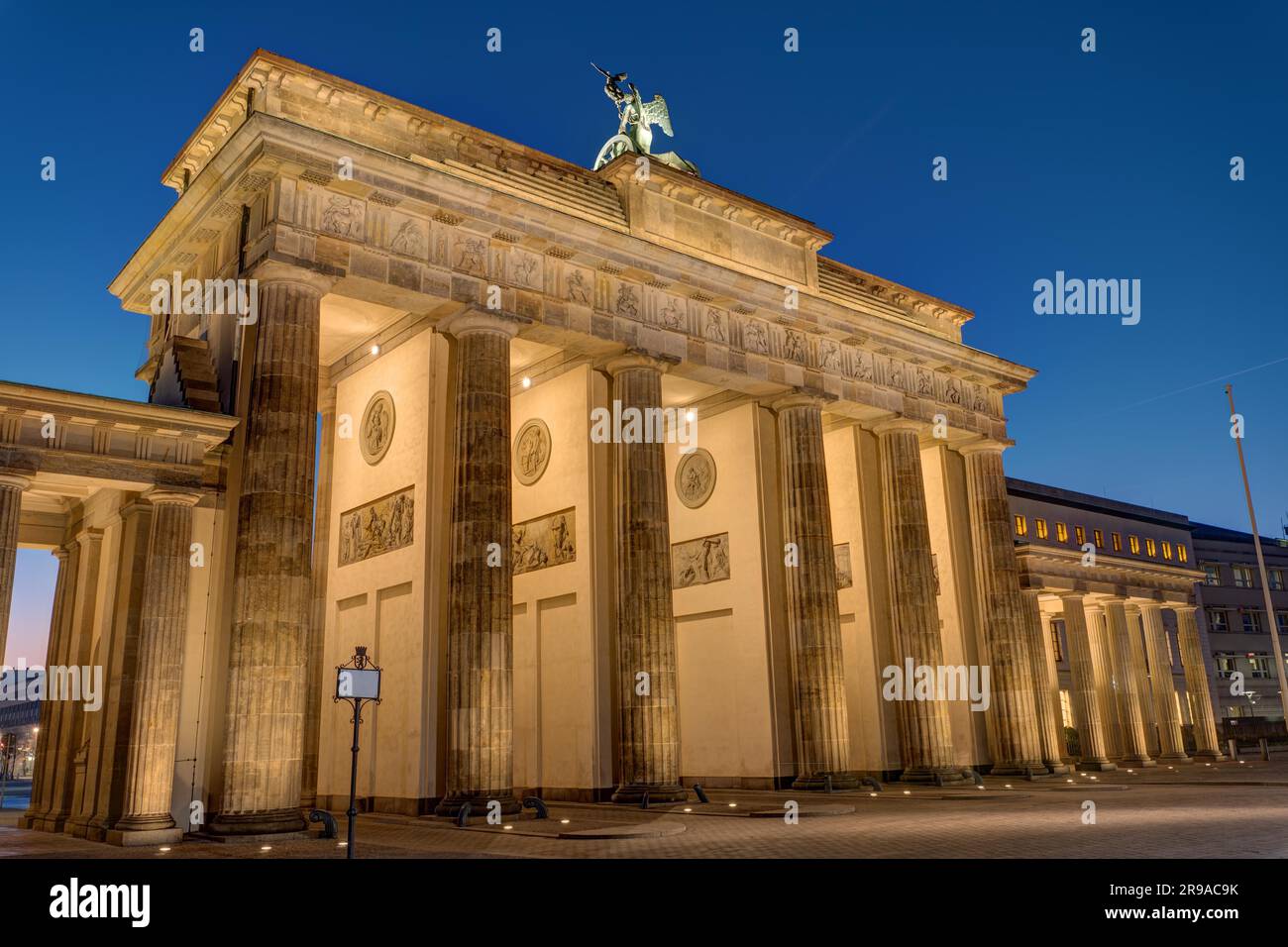 The back of the Brandenburg Gate in Berlin at night Stock Photo - Alamy