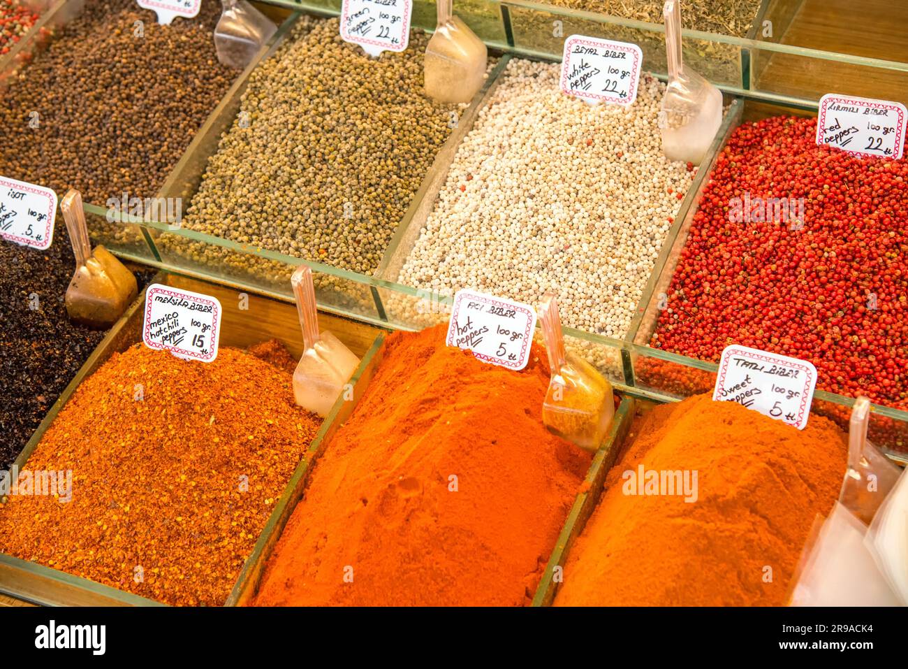 Spices bazar in turkey hi-res stock photography and images - Alamy