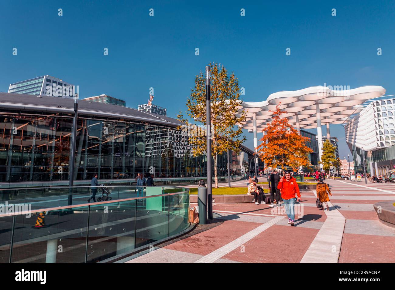 Bus stations hi-res stock photography and images - Alamy