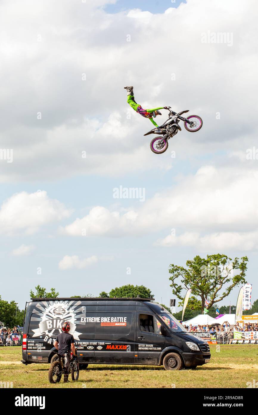 Extreme bike battle display team hi-res stock photography and images ...