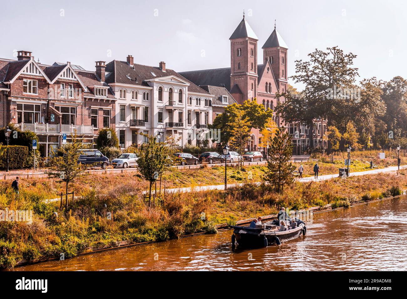 Utrecht, NL - OCT 9, 2021: Street view and traditional Dutch buildings ...
