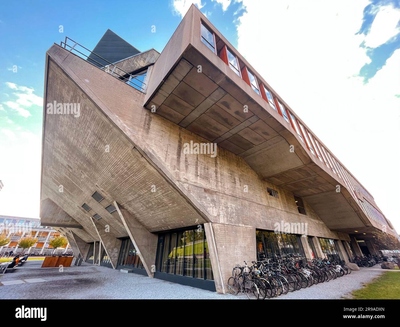 Delft technical university library hi-res stock photography and images ...