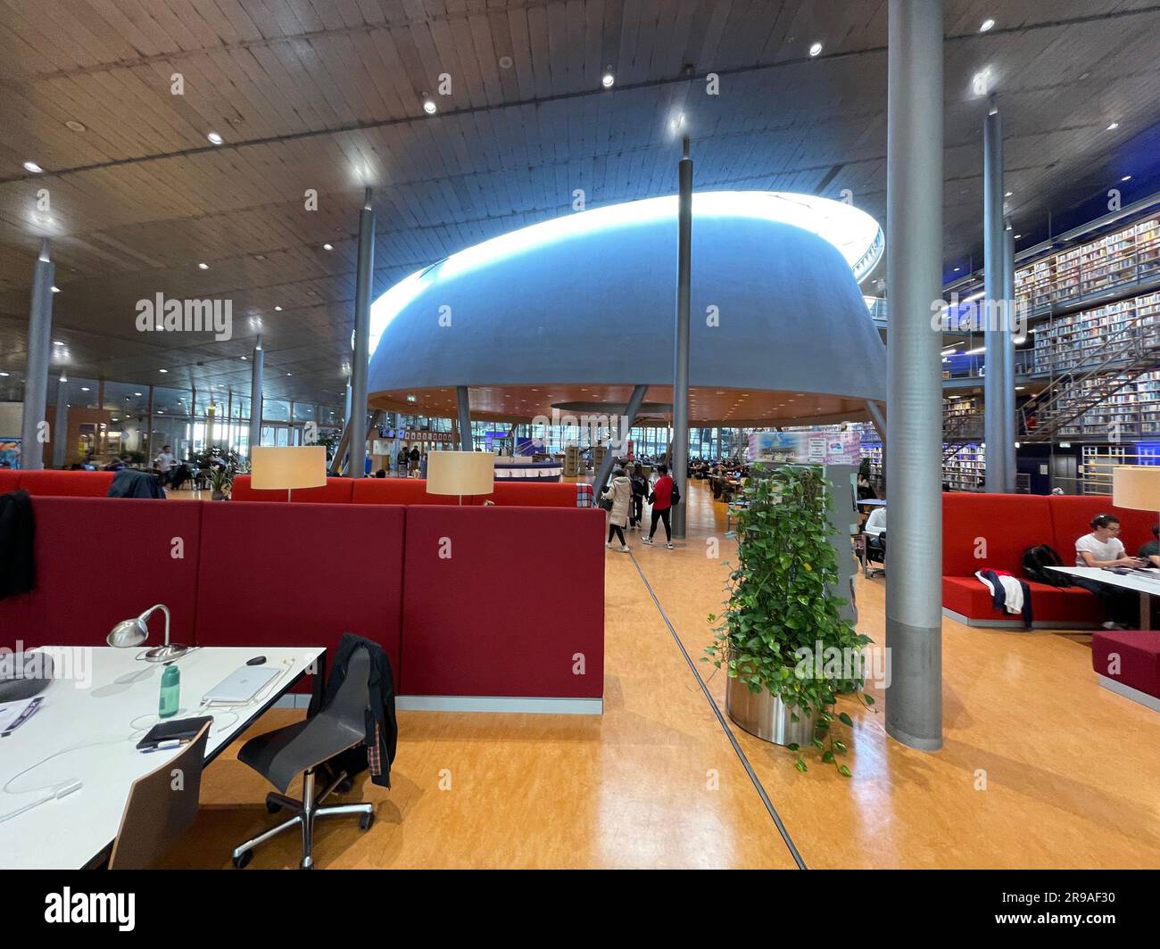 Delft technical university library hi-res stock photography and images ...