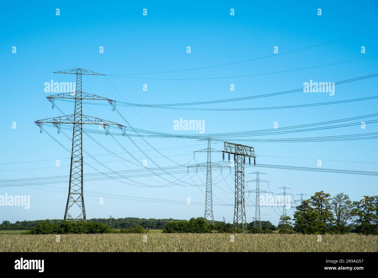 Extra high voltage power lines hi-res stock photography and images - Alamy