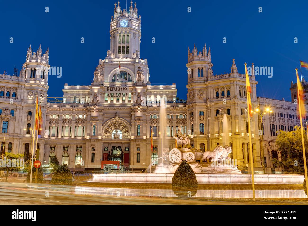 The Plaza de Cibeles with the Palacio de Cibeles in Madrid by night ...