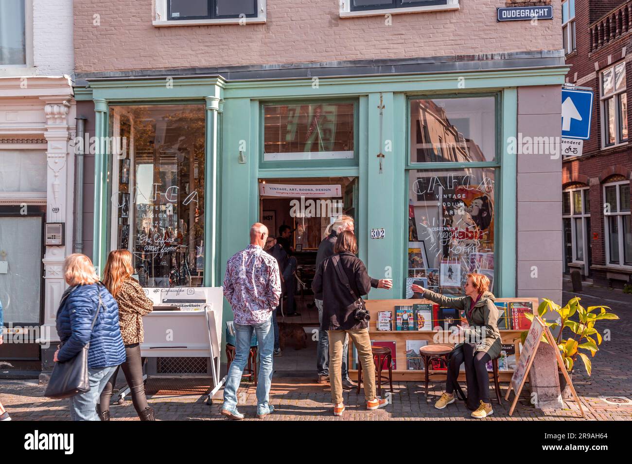 Utrecht, NL - OCT 9, 2021: Street view and traditional Dutch buildings ...