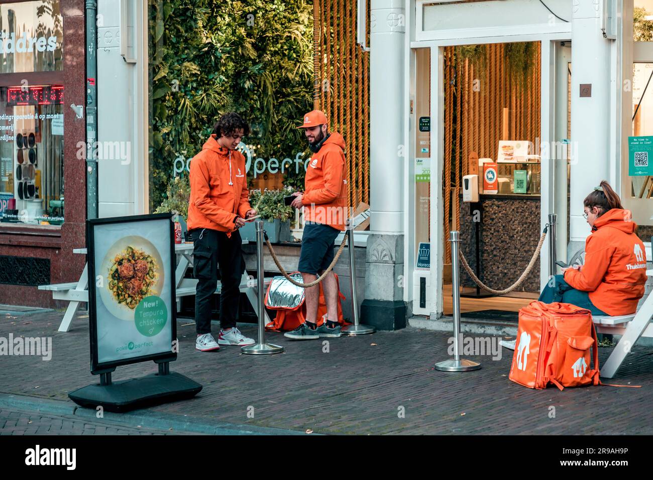 Thuisbezorgd logo hi-res stock photography and images - Alamy