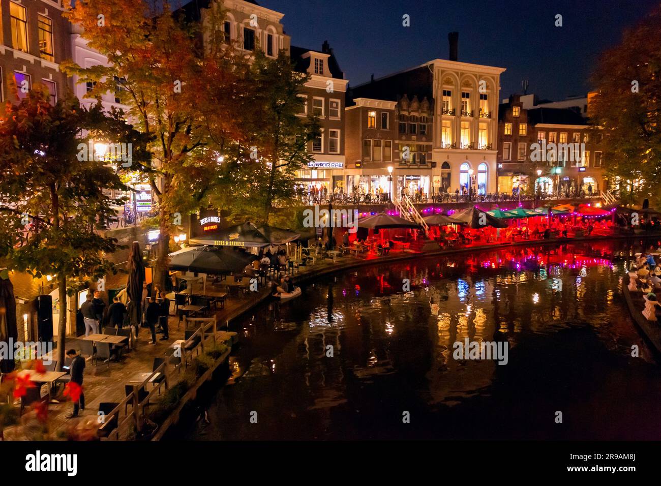Night oudegracht bridge utrecht hi-res stock photography and images - Alamy