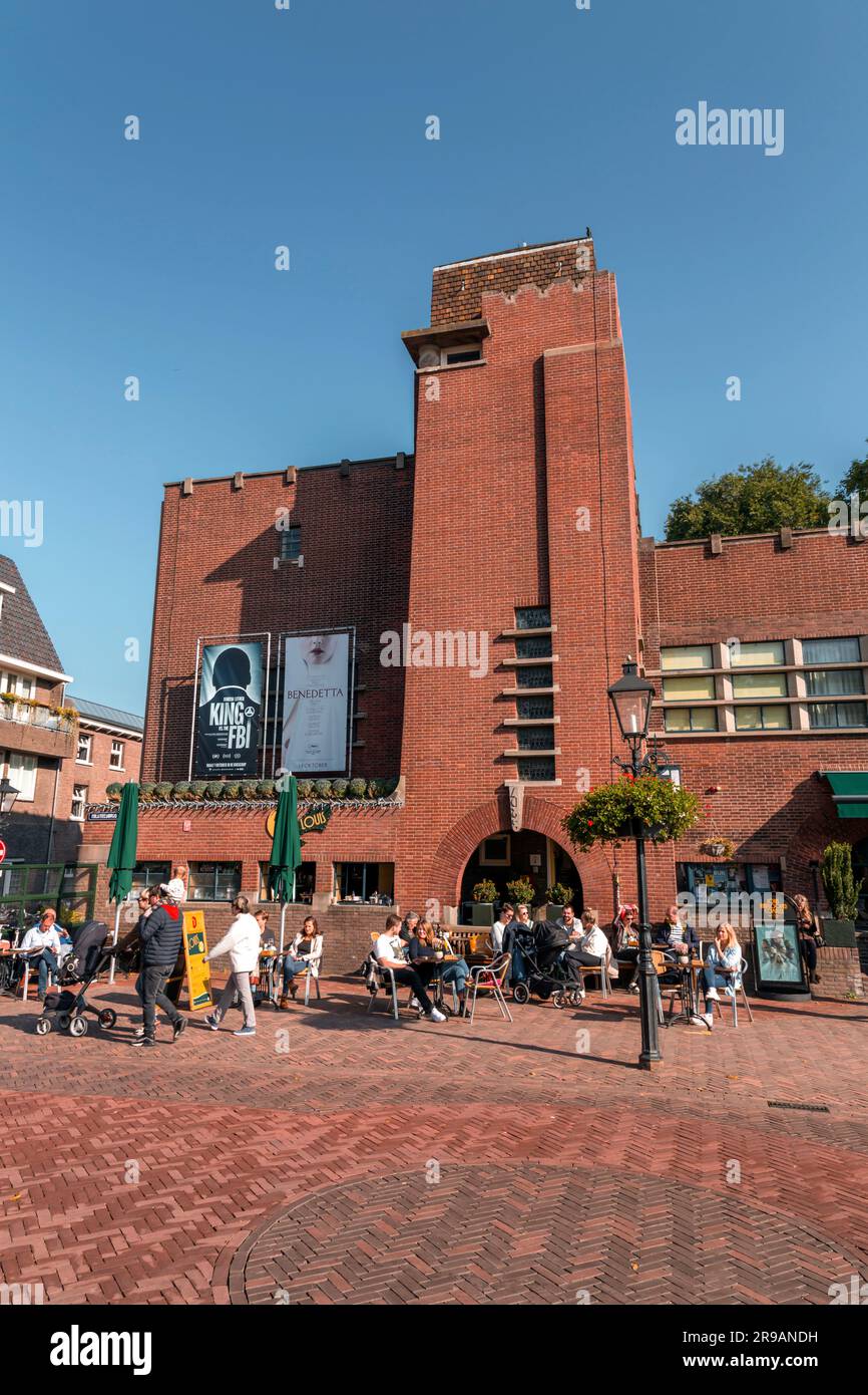 Utrecht, NL - OCT 9, 2021: Street view and traditional Dutch buildings ...