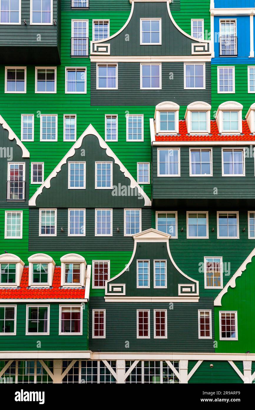 Piled traditional houses in Zaandam, the Netherlands Stock Photo - Alamy