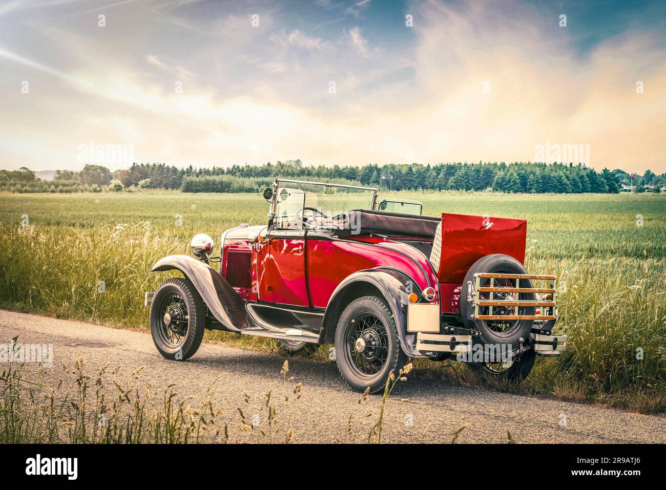 Antique red car hi-res stock photography and images - Alamy