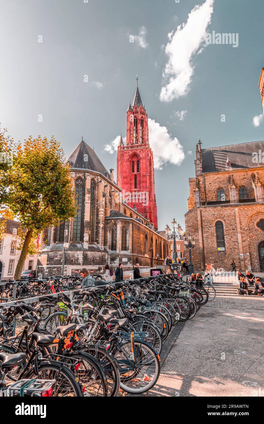 Holland gothic architecture hi-res stock photography and images - Alamy