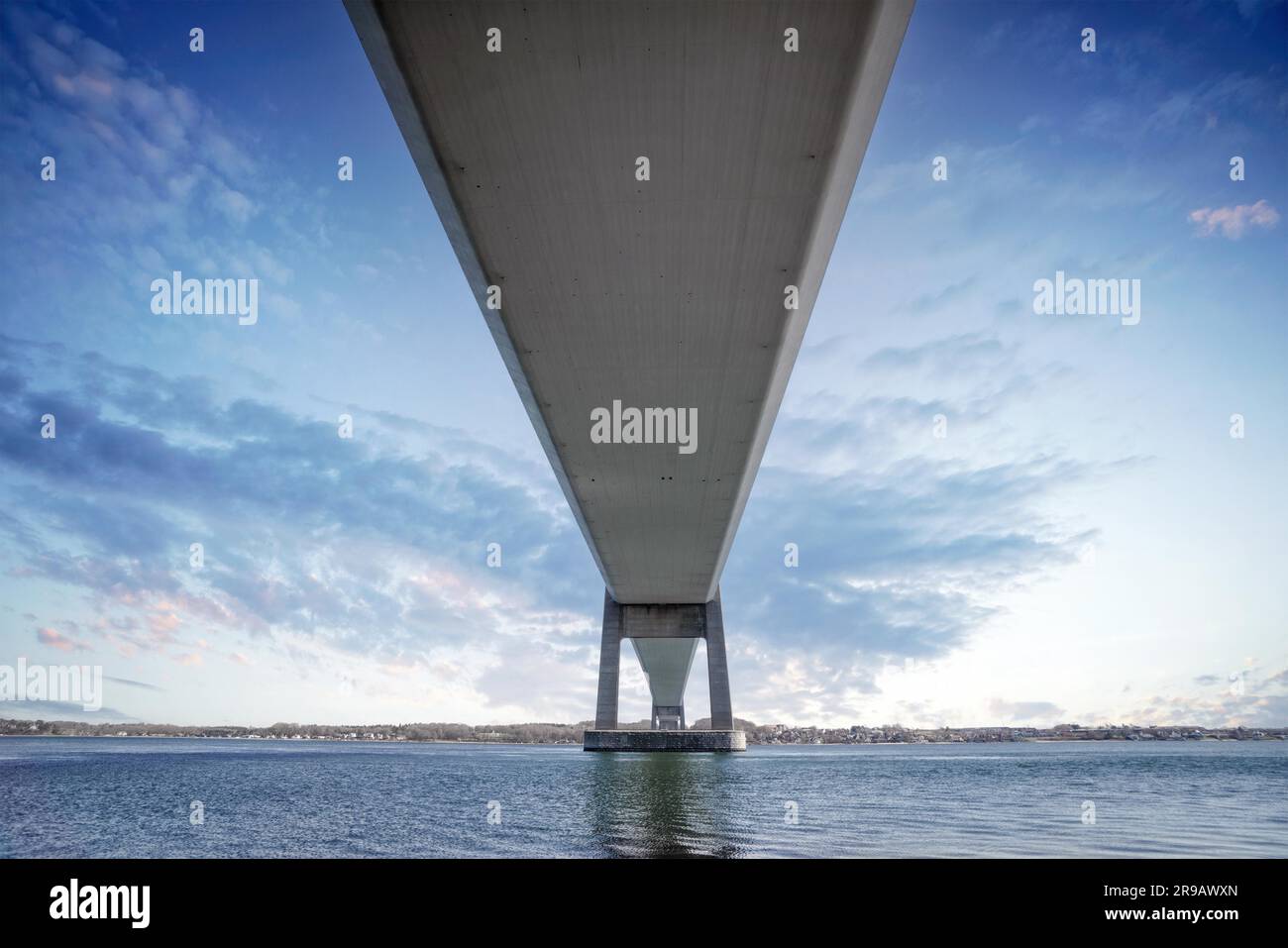 Under sea bridge hi-res stock photography and images - Alamy