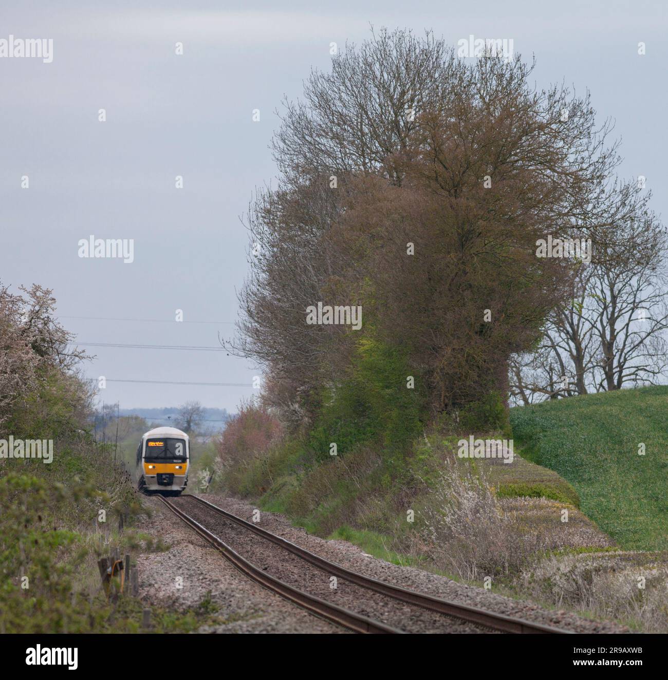 2 Chiltern Railways Class 165 Turbo Trains Passing Clanking In The