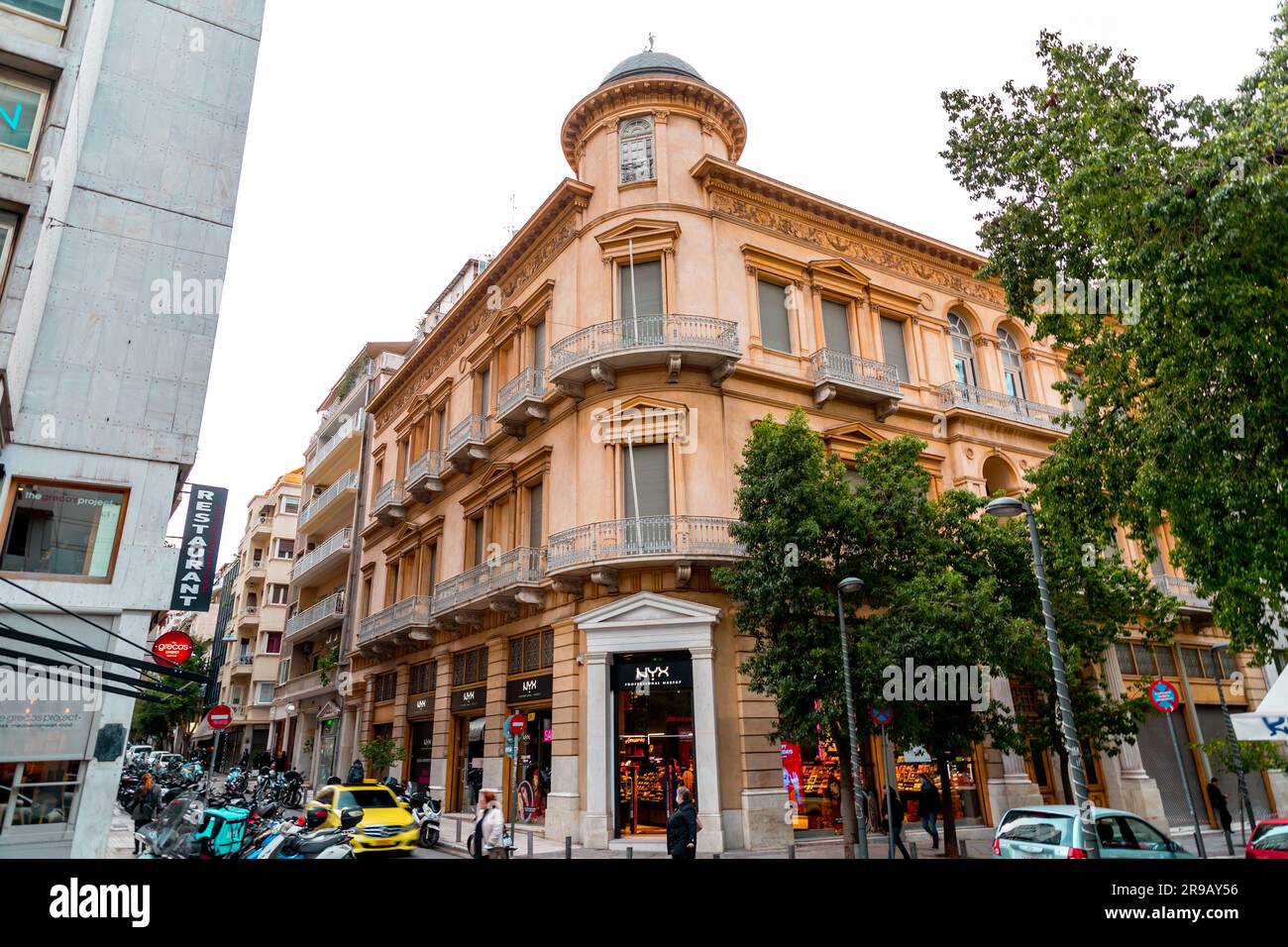 Athens, Greece - 24 Nov 2021: Classic buildings in the streets of ...