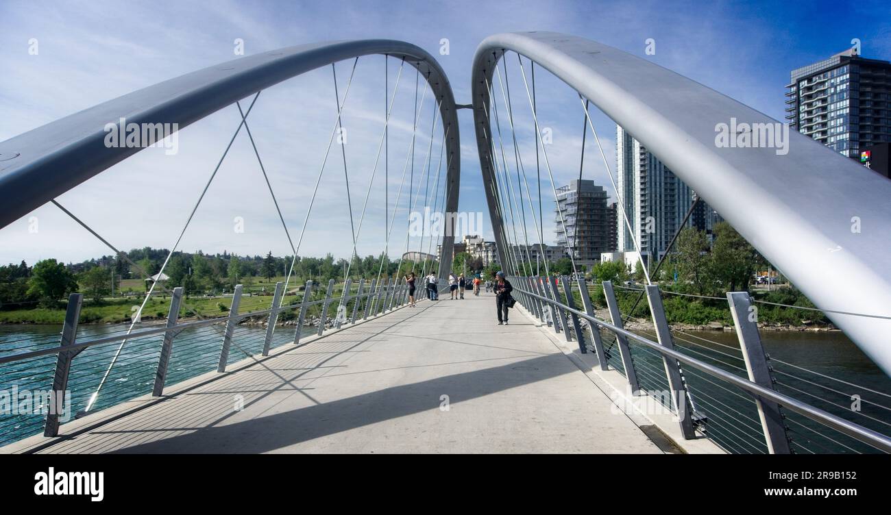 Steel tied arch hi-res stock photography and images - Alamy