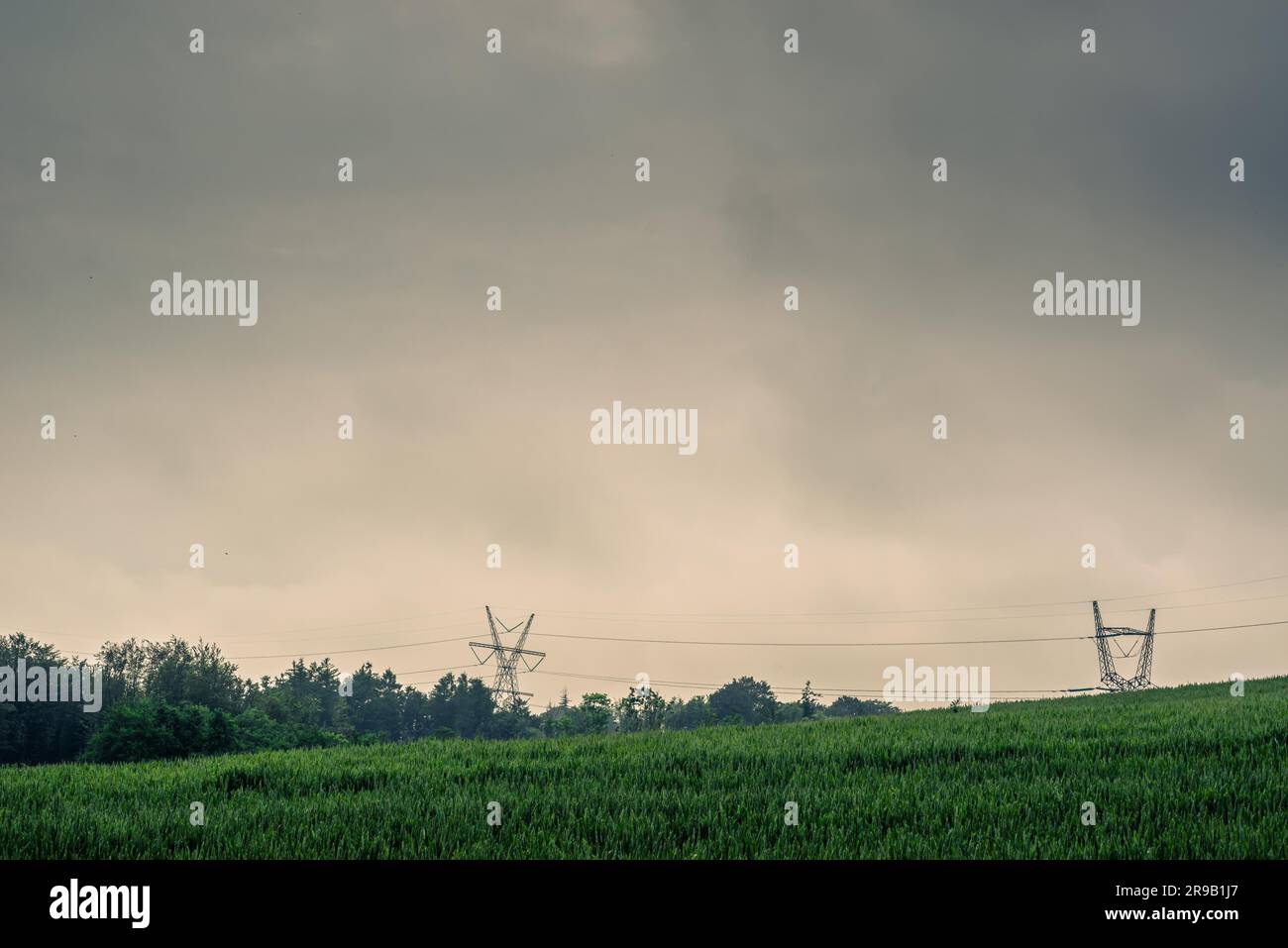 Sky road pylon pylons hi-res stock photography and images - Alamy
