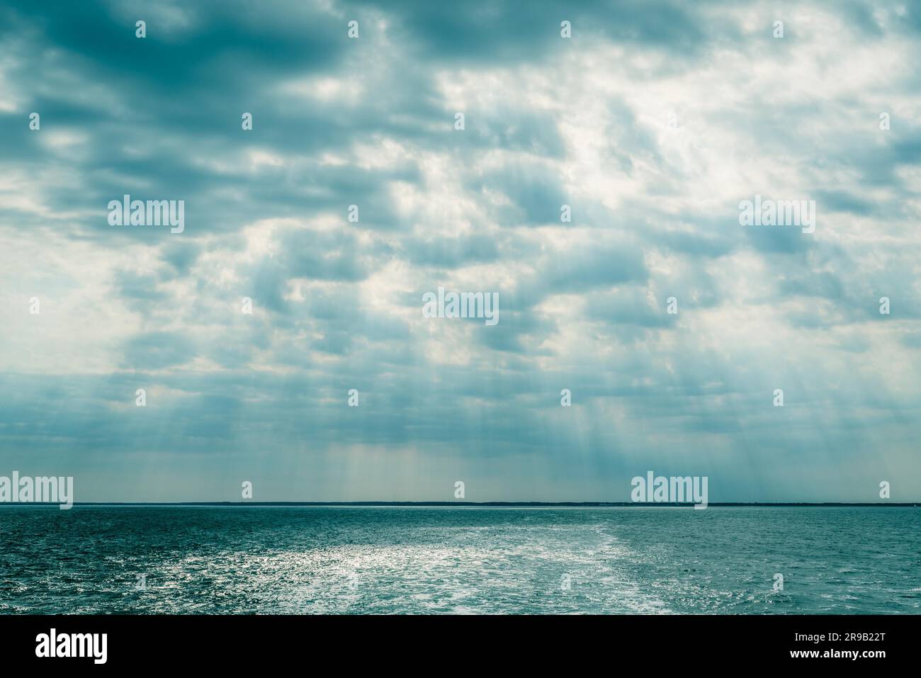 Daylight and ocean hi-res stock photography and images - Alamy