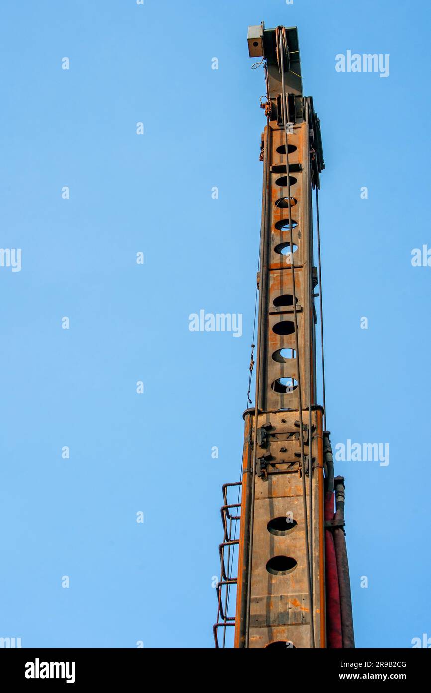 Tall industrial piling machine hi-res stock photography and images - Alamy