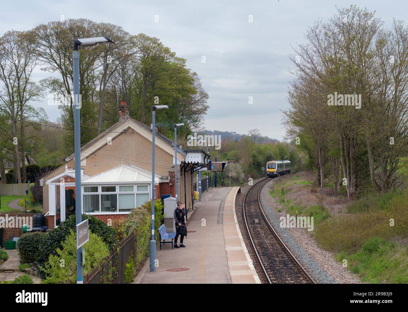 Little Kimble railway station with its single platform with a Chiltern ...