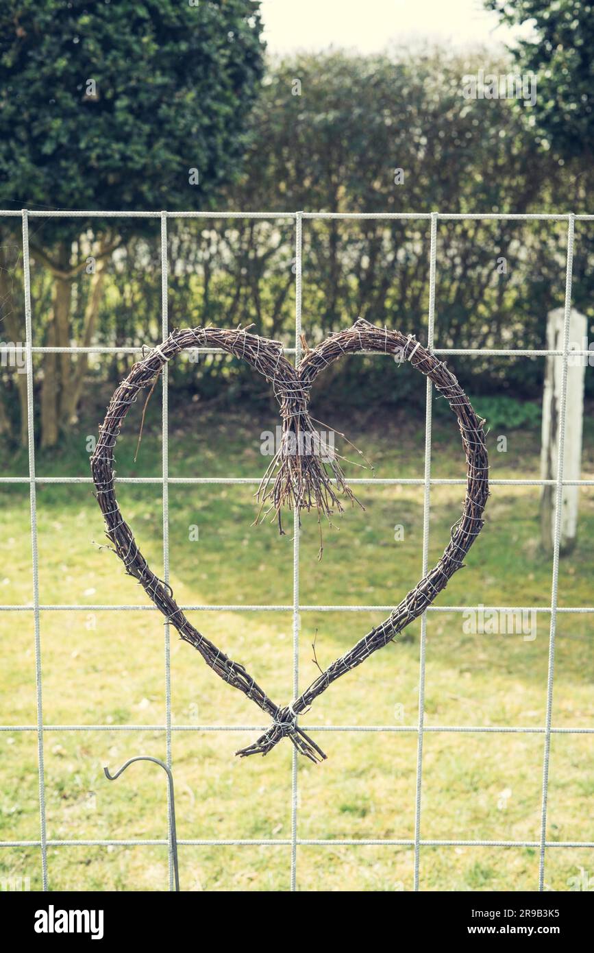 Willow twig heart hi-res stock photography and images - Alamy