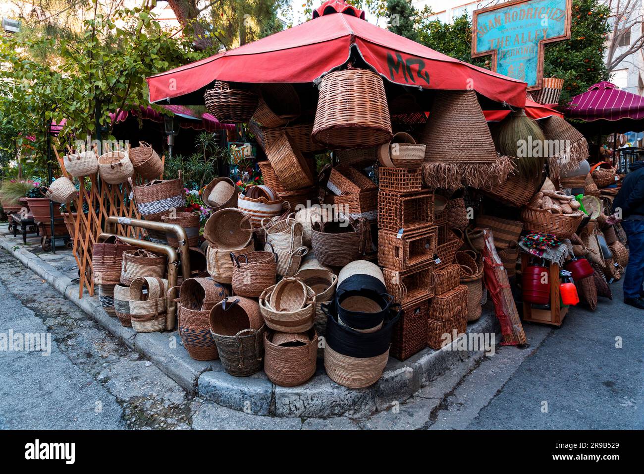 Greek baskets hi-res stock photography and images - Alamy
