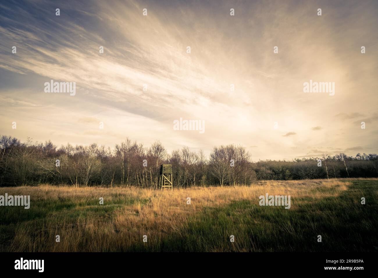 Autumn agricultural landscape hunting hi-res stock photography and ...