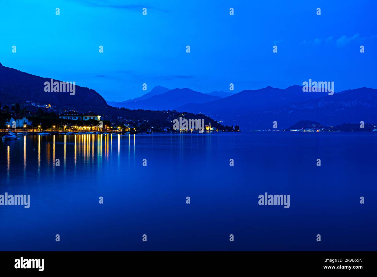 Lake Como, Tremezzina, Bellagio, the mountains above, at dusk Stock ...